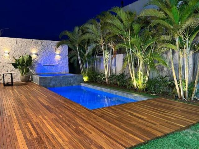 Sobrado com 04 suítes, 289m² à venda no Alphaville Araguaia Goiânia GO