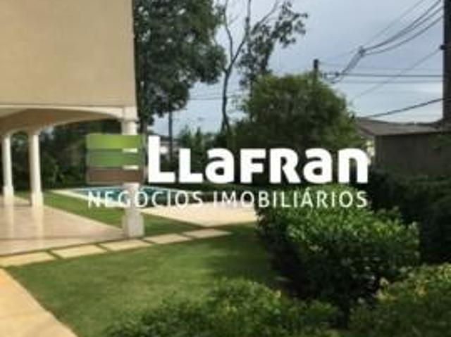 Sobrado com 05 suítes no Morumbi