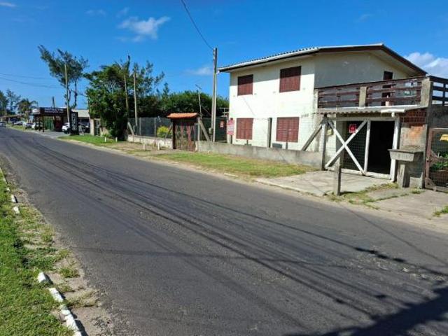 SOBRADO COM 06 DORMITÓRIOS