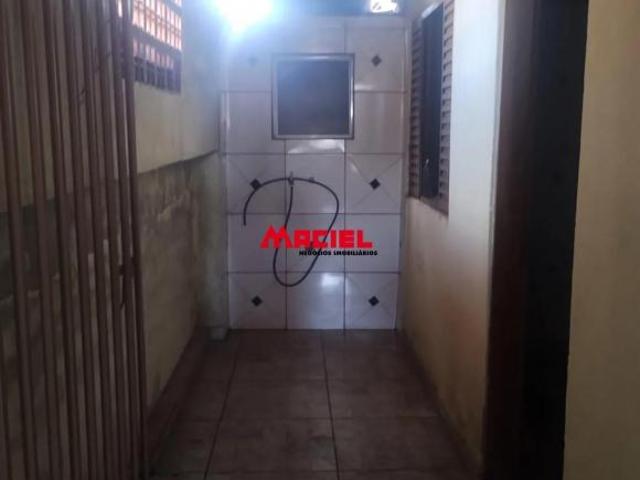 Sobrado com 10 Kitnet na Vila Industrial a Venda