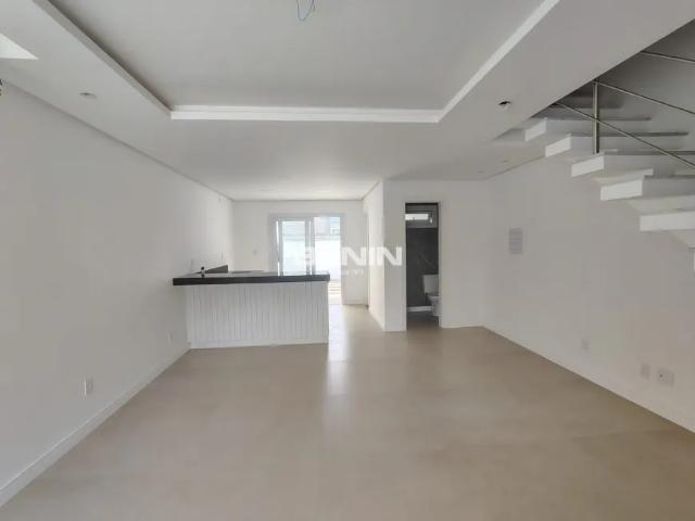 Sobrado com 114 m², 03 dormitórios, sendo 01 suíte, churrasqueira, pátio e 02 vagas Sobrado com 114