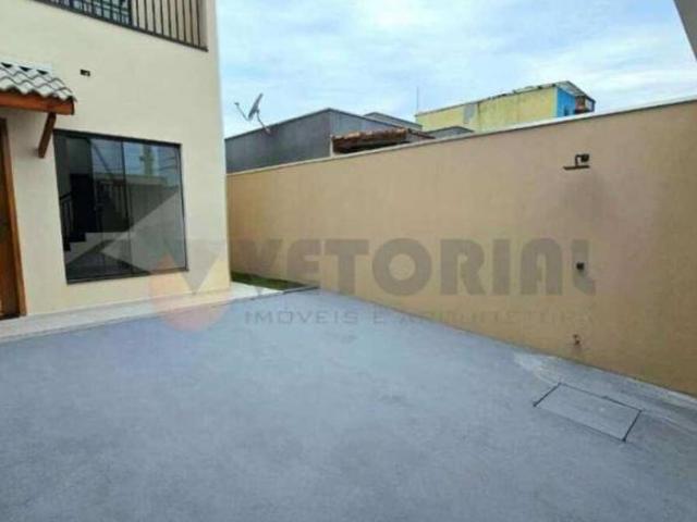 Sobrado com 116 m² e 3 dormitórios à venda por R$ 620.000 Balneário dos Golfinhos Caraguatatuba