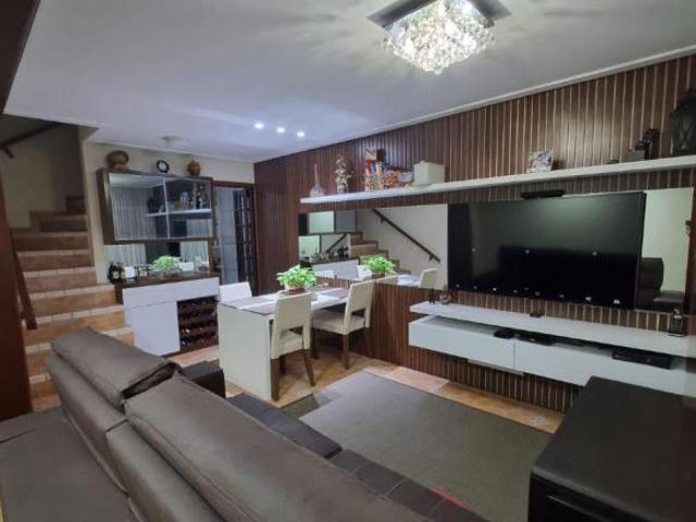 Sobrado com 130m², 3 dormitórios, 2 vagas e área gourmet Assunção/SBC