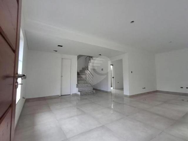 Sobrado com 132 m² e 3 quartos à venda em Jardim das Américas, Curitiba