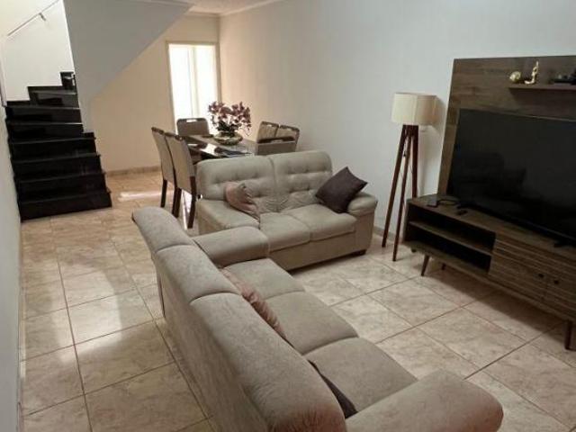 Sobrado com 135 m² e 3 quartos à venda em Jardim Vila Galvão
