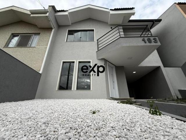 Sobrado com 138m2 no bairro Aristocrata