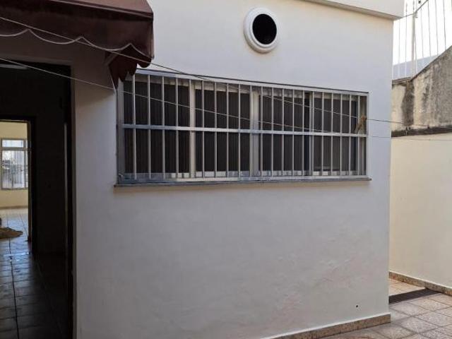 Sobrado com 140m² e 3 dormitórios e 1 edícula em localização privilegiada na região da Vila das Merc