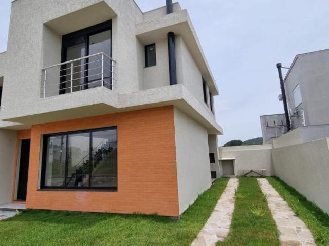 Sobrado com 145m² 03 Dormitórios Bairro Hípica