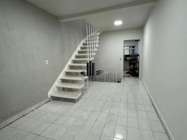 Sobrado com 151m², 3 dormitórios sendo 1 suíte e 1 vaga Avalia Permuta