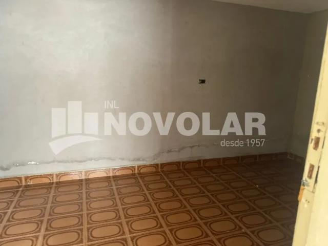 Sobrado com 156 metros quadrados de área construída, Santa Terezinha