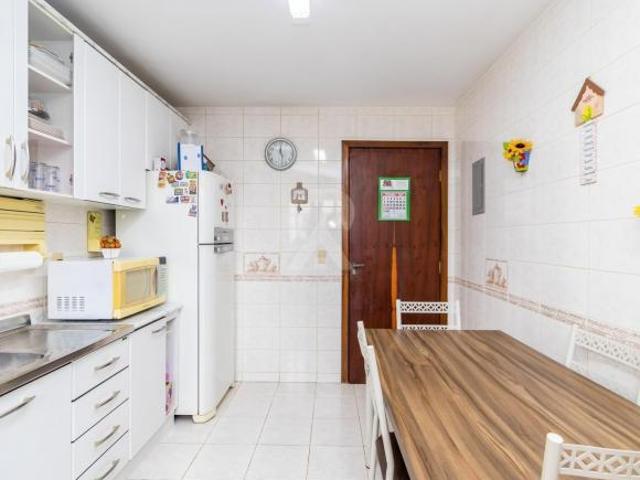 sobrado com 160 m² à venda em Curitiba!