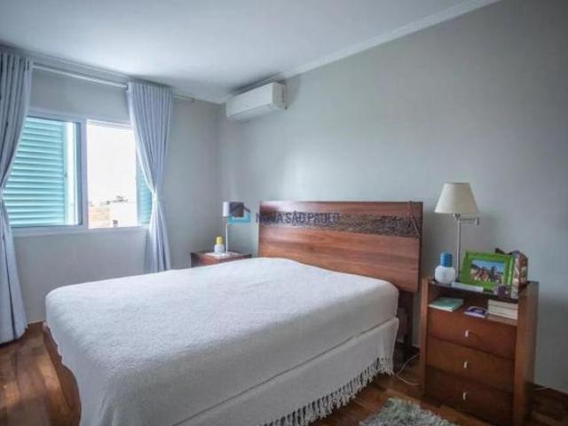 Sobrado com 163m² 3 dorms sala estar e jantar cozinha banheiro lavabo lavanderia 2 vagas de garagem