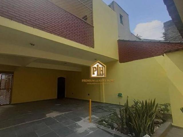 Sobrado com 180m2 com excelente localização