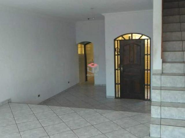 Sobrado com 180m² localizado no Jardim Las Vegas em Santo André SP