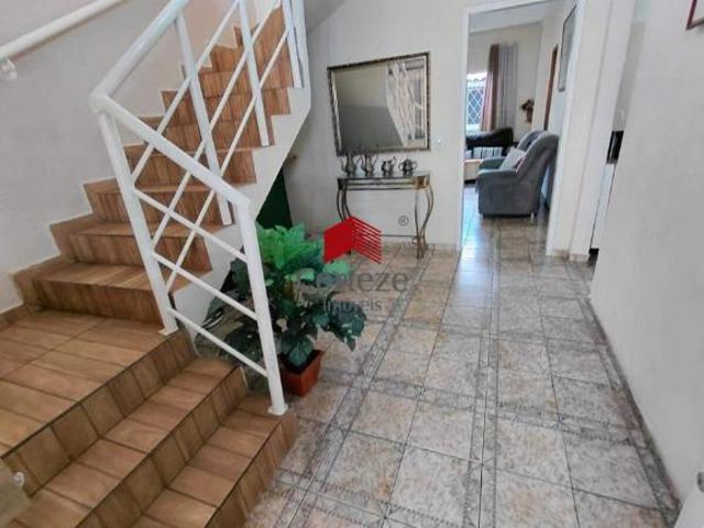 Sobrado com 180m² 4 quartos, à venda, no bairro Cidade Industrial em Curitiba