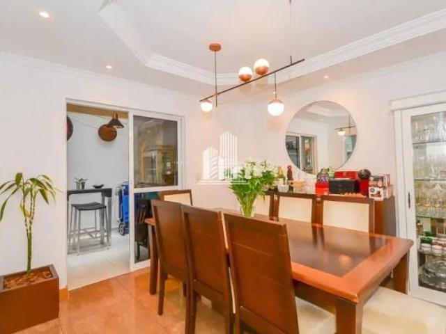 Sobrado com 183m² em Engenheiro Goulart