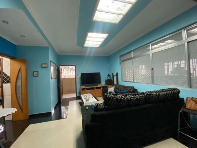 Sobrado com 185m², 3 dormitórios, 3 vagas e área gourmet Rudge Ramos/SBC