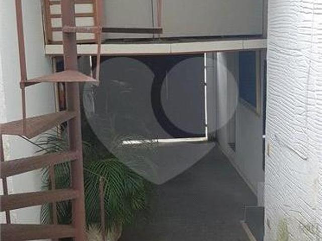 Sobrado com 18 quartos à venda em Saúde SP