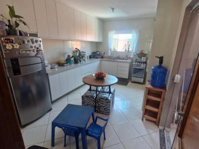 Sobrado com 190m², 3 suítes, 5 vagas e área gourmet Rudge Ramos/SBC
