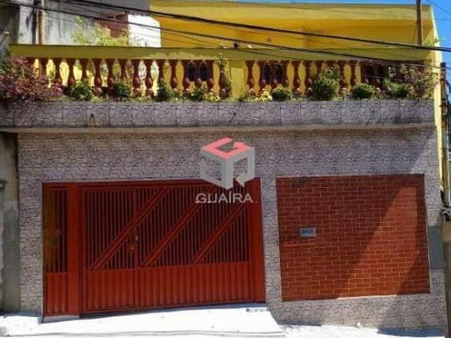 Sobrado com 197 m² localizado na Vila Bela Vista em Santo André