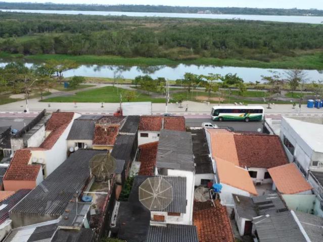 Sobrado com 1 Quarto e 2 banheiros à Venda, 130 m² por R$ 320.000