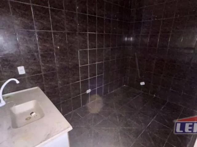 Sobrado com 1 suíte + 2 salões para alugar, 200 m² por R$ 3.000/mês Vila Esperança São Paulo/SP