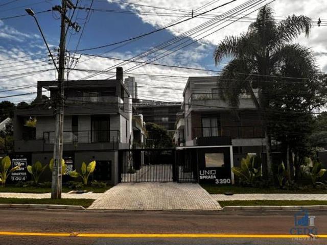 Sobrado com 204 m² à venda no Campo Comprido em condomínio