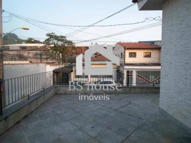 Sobrado com 217,53m², 4 dormitórios e 2 vagas Bairro Silveira