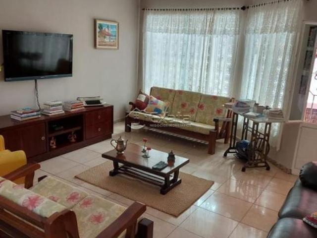 Sobrado com 217 m2 no Jd Prestes de Barros
