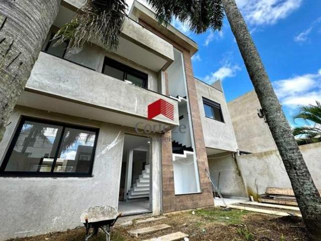 Sobrado com 222,14m² 3 quartos, à venda, no bairro Uberaba em Curitiba