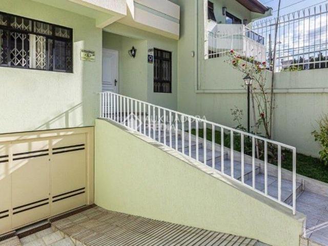 Sobrado com 222 m² à venda no bairro Mercês