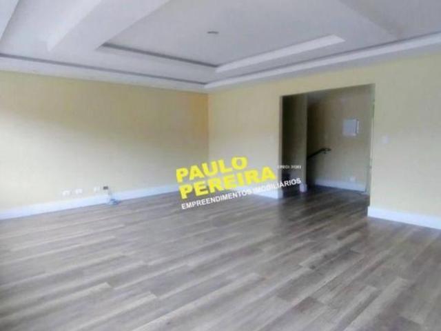 Sobrado com 224m² no Condomínio Forest Hills