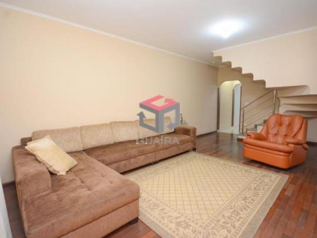 sobrado com 231 m² Localizado no Bairo Vila Homero Thon/ Santo André