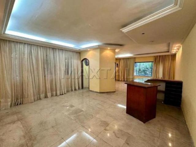 Sobrado com 236m², 3 Suítes, Edícula e 6 Vagas em Santa Teresinha