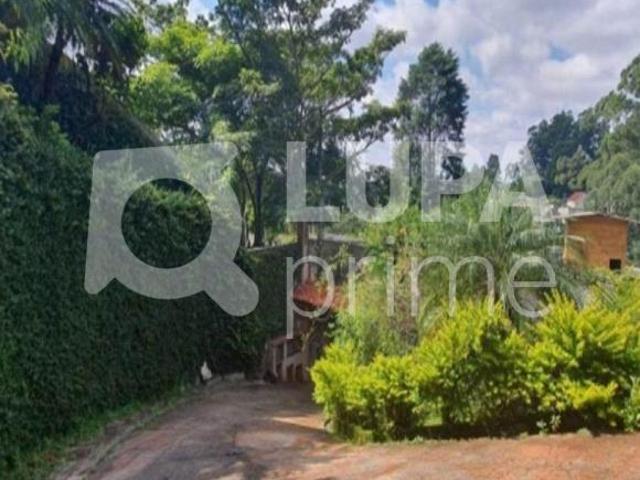 Sobrado com 2400 m² no Tremembé para Venda