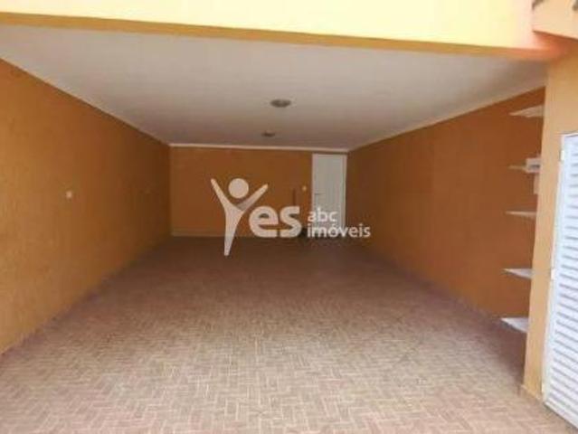 Sobrado com 248m², 3 suítes, 4 banheiros e 2 vagas Vila Guiomar Santo André