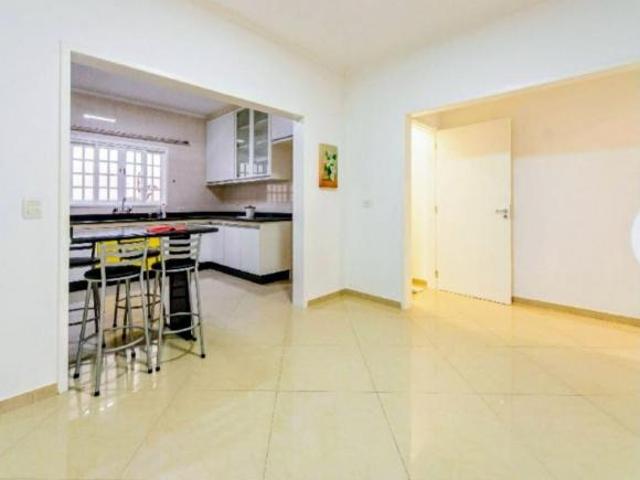 Sobrado com 249m², 3 dormitórios 1 suíte, 6 vagas e área gourmet
