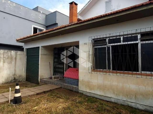 Sobrado com 250 m2 de área construída. Terreno 11m x 32 m