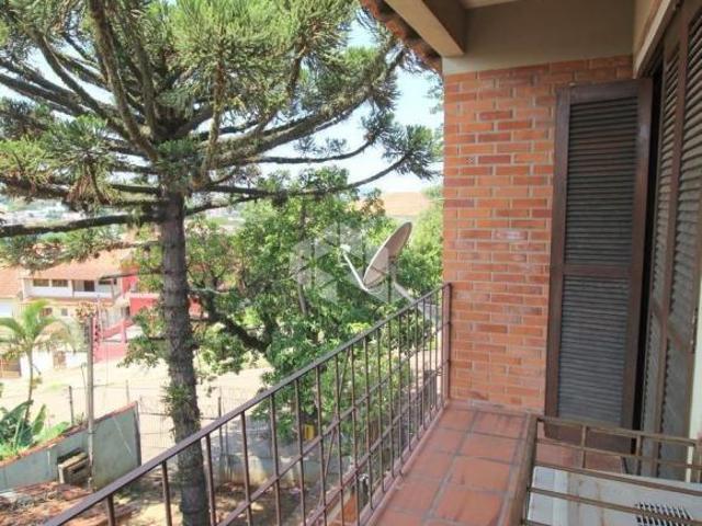 Sobrado com 255m² e 4 quartos à venda na Medianeira