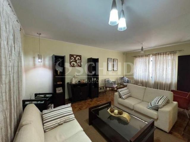 SOBRADO COM 257M2 A.C. EM EXCELENTE LOCALIZAÇÃO NO BAIRRO CAMPO GRANDE/SP 4 DORMS 2 SUÍTES