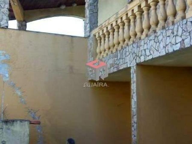 Sobrado com 260m² localizado na Vila Curuça em Santo André