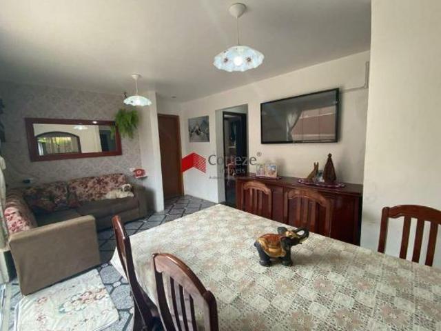 Sobrado com 261,34m² 5 quartos, à venda, no bairro Centro em Piraquara