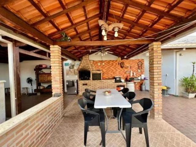 Sobrado com 267m² na Vila Pasti Louveira