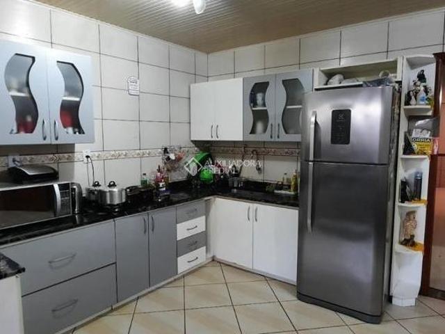 Sobrado com 280 m² privativos,03 quartos, 02 banheiros, cozinha americana, sala de jogos, churr