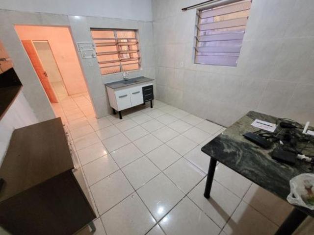 Sobrado com 2 Casas Independentes, 238m² Construídos, 2 Vagas e Vista Livre Permanente