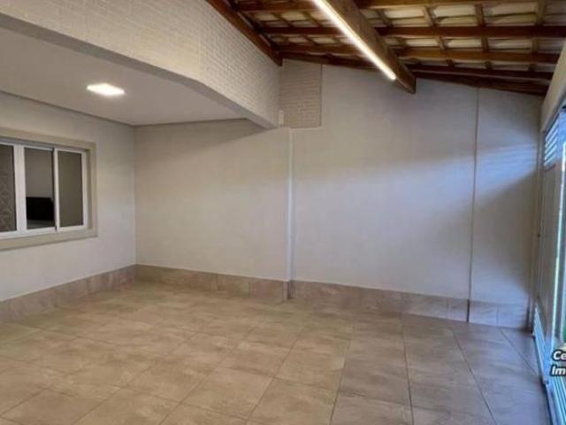 Sobrado com 2 dormit garagem para 2 carros, churrasqueira