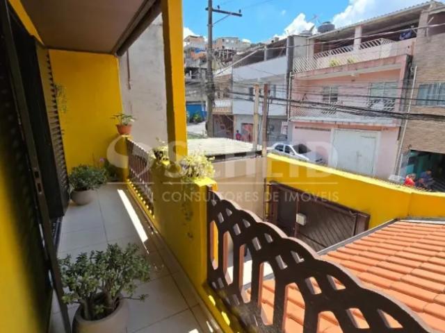 Casa Sobrado á venda com 2 dormitórios, 2 vagas!