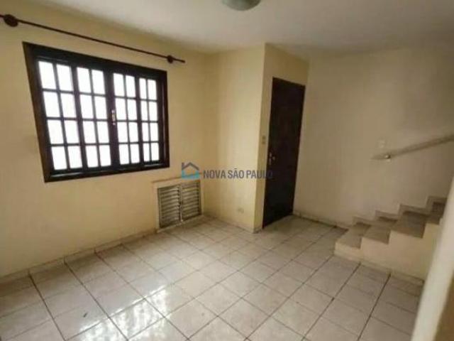 Sobrado com 2 dormitorios na Vila Gumercindo