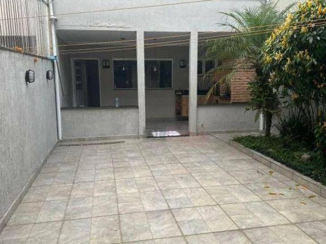 Sobrado com 2 dormitórios à venda, 161 m² por R$ 750.000,00 Burgo Paulista São Paulo/SP