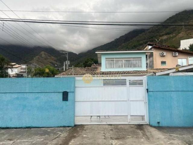 Sobrado com 2 dormitórios à venda, 177 m² por R$ 920.000,00 São Francisco São Sebastião/SP